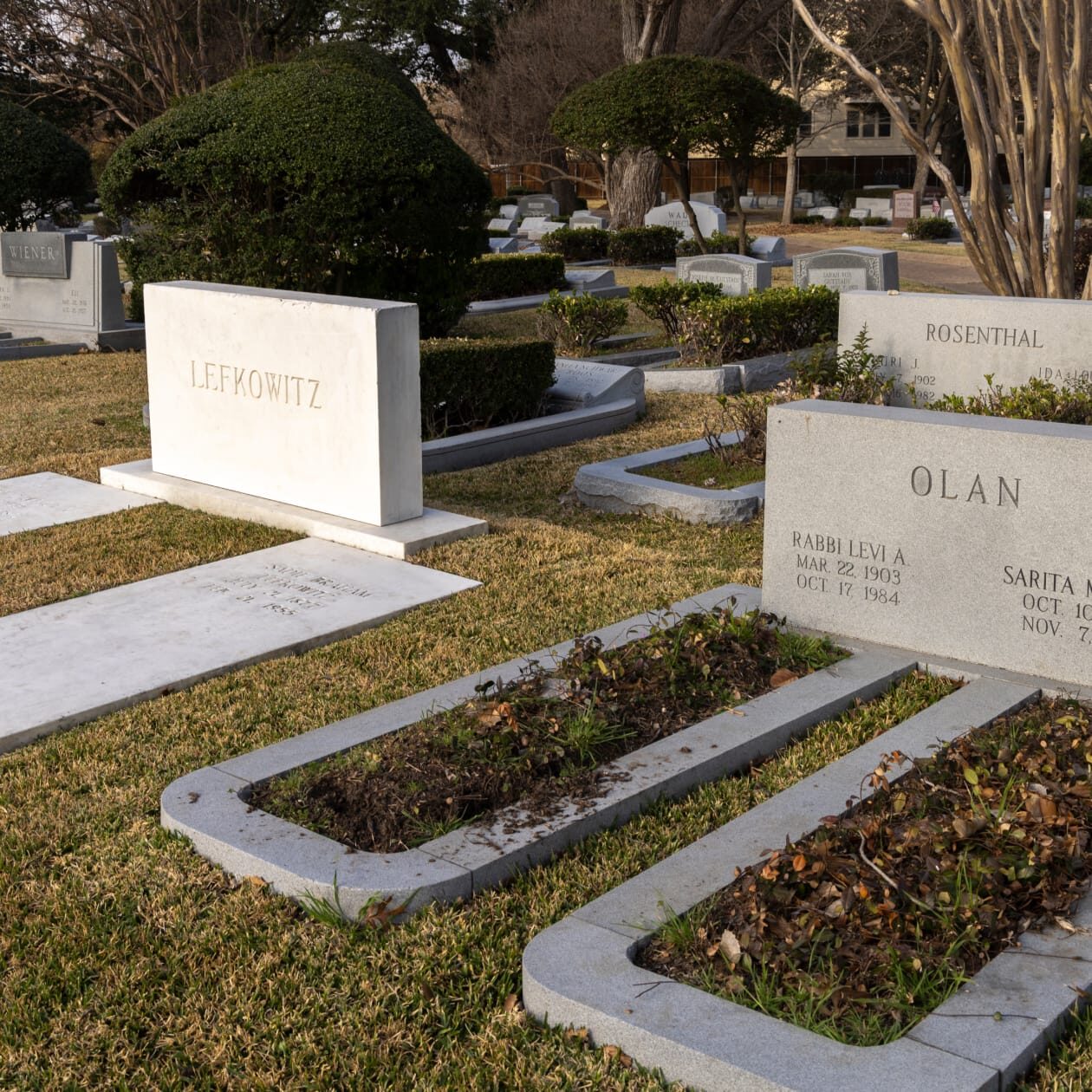 Cemetery | Temple Emanu-El